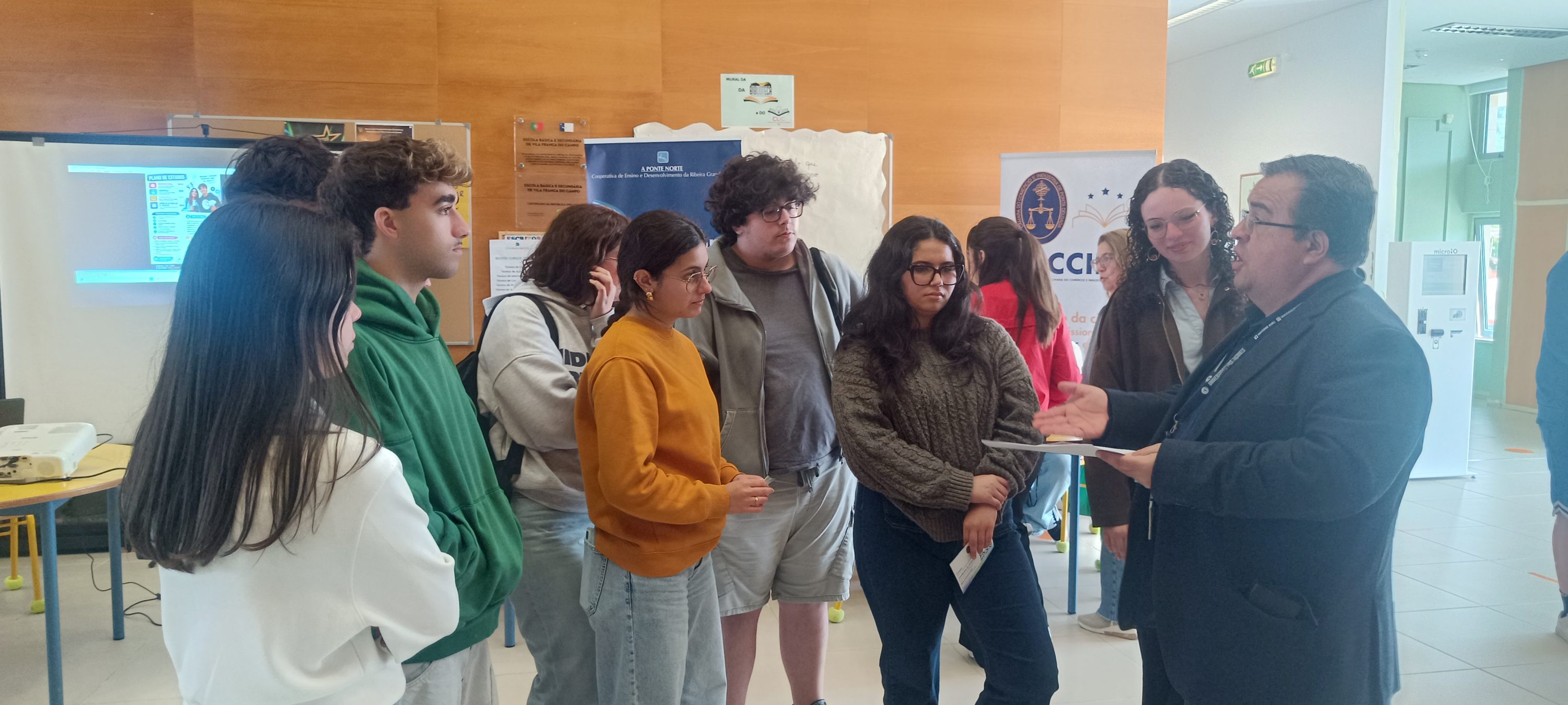 UAc dá a conhecer a sua oferta formativa em Vila Franca do Campo ...